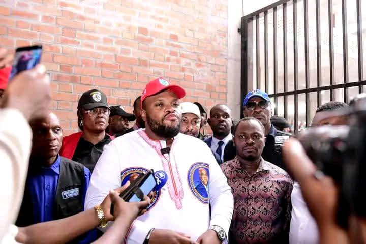 Kinshasa : Daniel Bumba annonce l'ouverture du marché central d'ici ...
