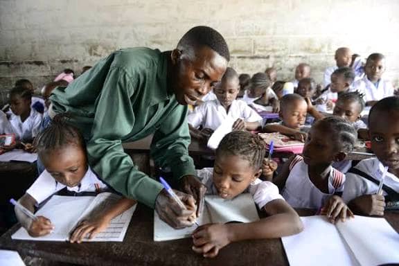 La DINACOPE annonce le démarrage de la paie des enseignants pour le ...